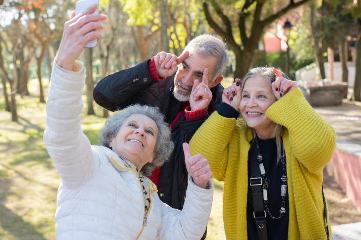 The Benefits of Social Networks on Longevity: The Blue Zone Way — curaselects